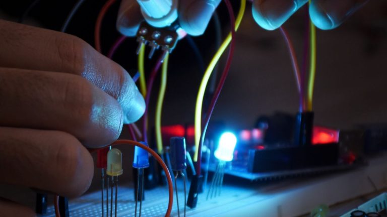 Kelas Proyek Arduino dan IoT - Indobot Academy