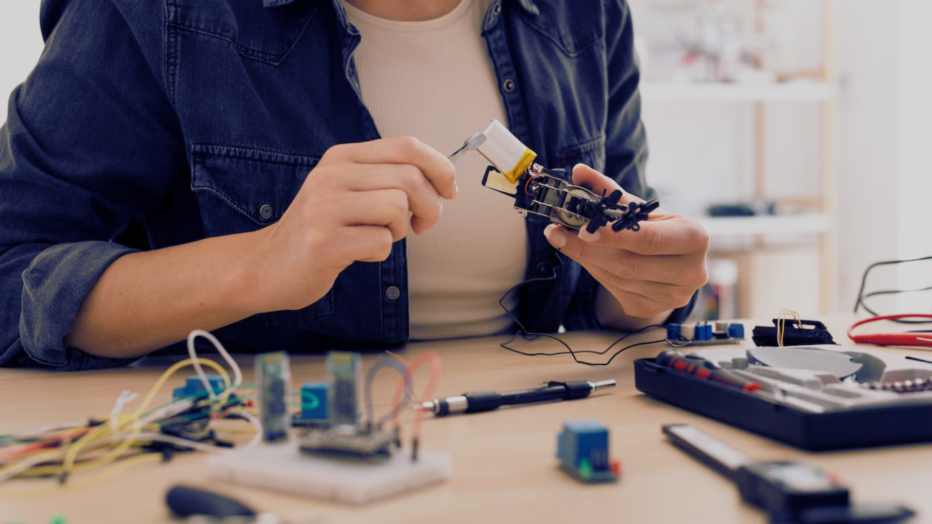 Inovasi Bisnis Dengan Belajar IoT Untuk Entrepreneur - Indobot Academy